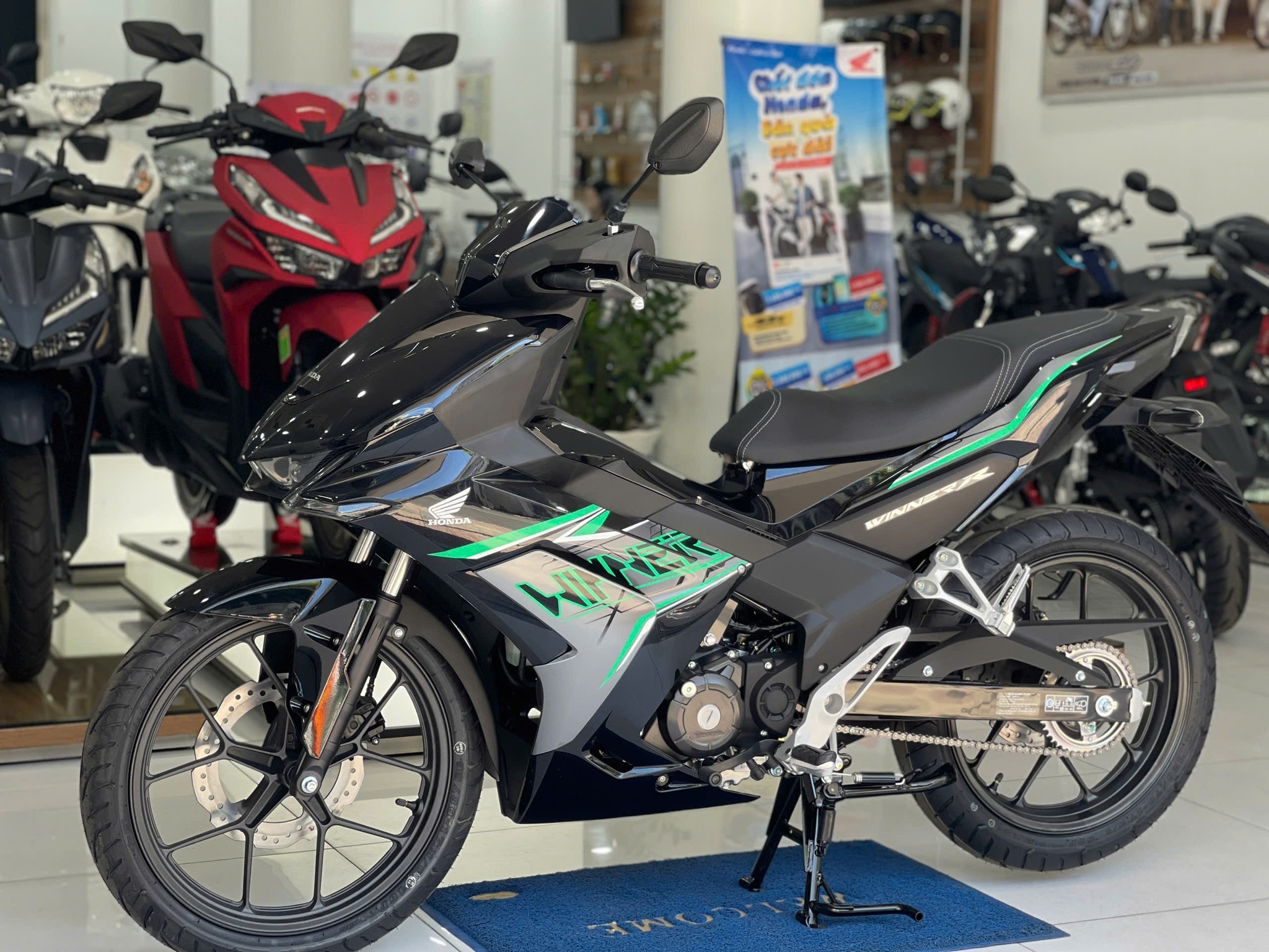 Đồ chơi xe Winner R 2026 giá tốt tại Shop2banh
